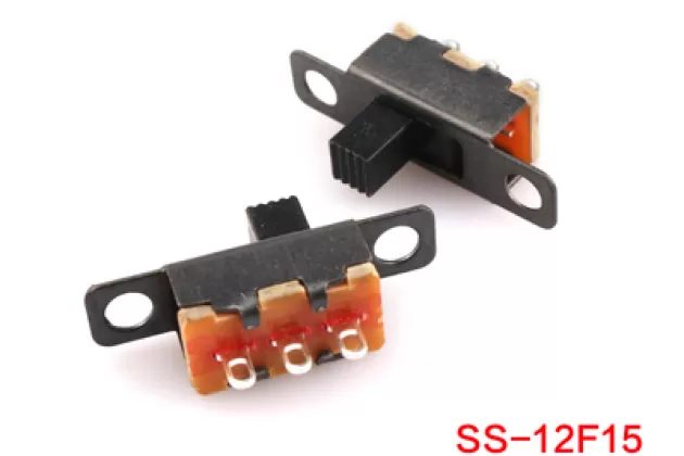 Công tắc gạt 3P SS-12F15 1P2T